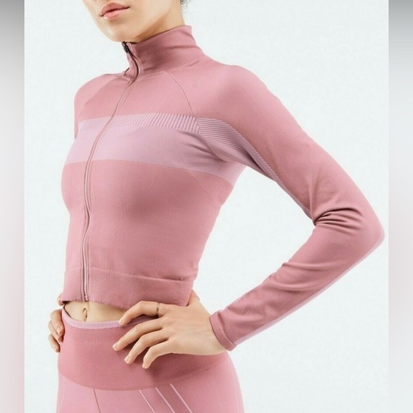 Fabletics | Jackets & Coats | Fabletic Tory Cropped Seamless Jacket ...